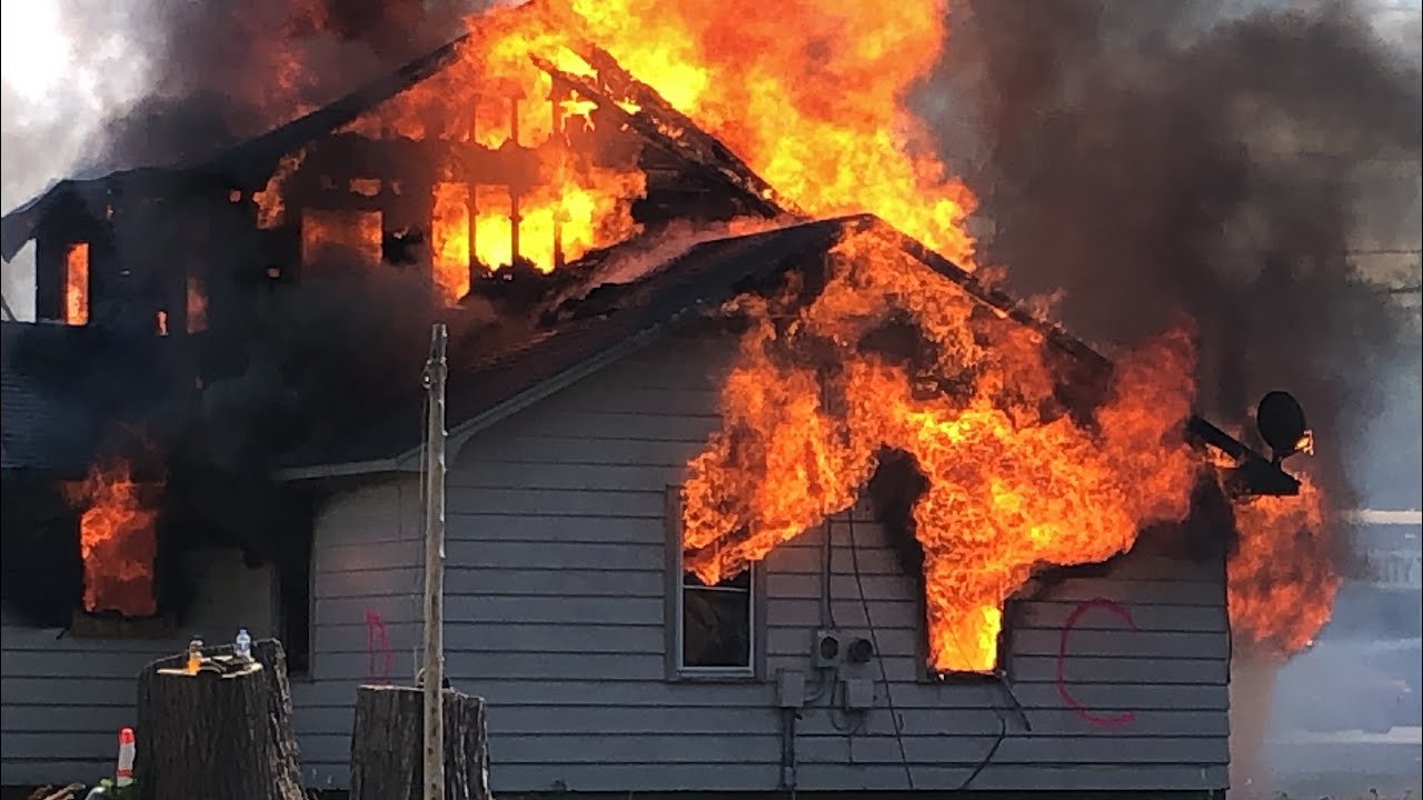 **Fully Involved House INFERNO** - Start to Finish [ WI - Arbor Vitae FD Controlled Burn ]