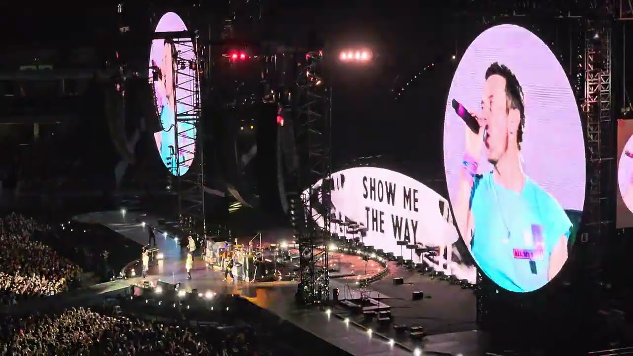 Coldplay - We pray (w/ TWICE & Elyanna) , Infinity sign, Something just like this  live in Korea