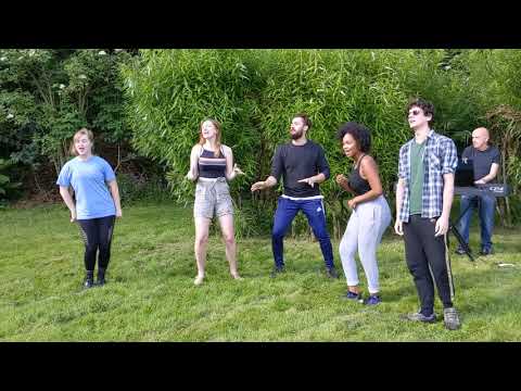 The Sterts Theatre – Cornwalls Freilichttheater bei Upton Cross am Rand ...