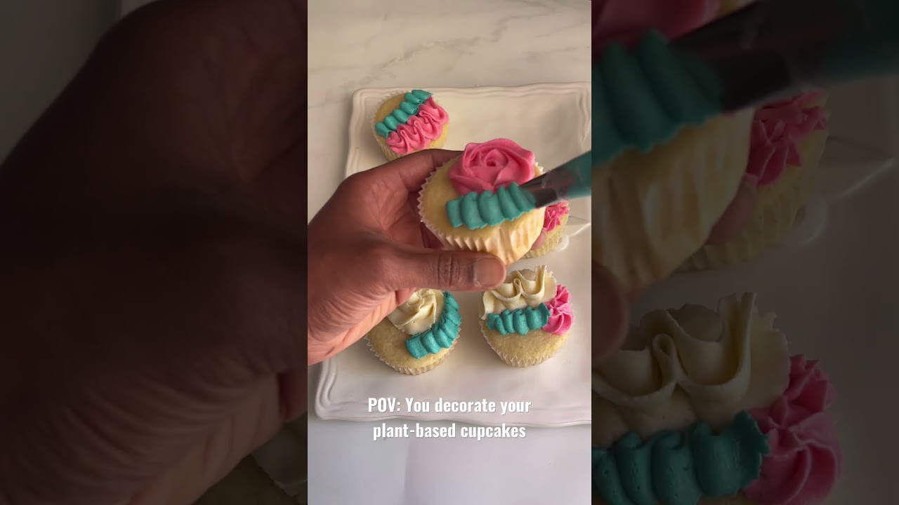 Beautiful Cupcakes…but make them Vegan 🌱🧁🤤 #plantbased #cupcakes #healthyfoodie