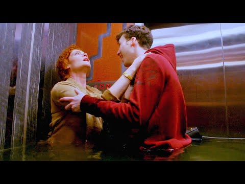 Elevator drops, traps mom and son, water's rising?!😱🛗💦【Collection】
