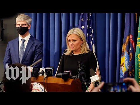 Prosecutor outlines parents' actions before Michigan school shooting