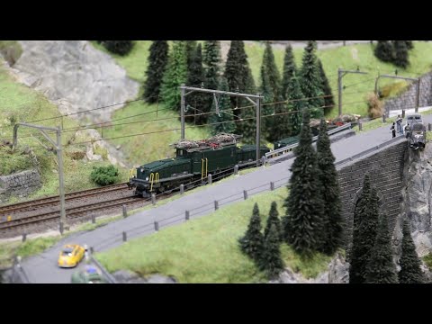 Roulement sur le nouveau réseau HO "Gotthard" du musée suisse des transports