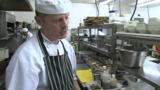 Kitchen Assistant Overview | What is a kitchen assistant? - Zippia