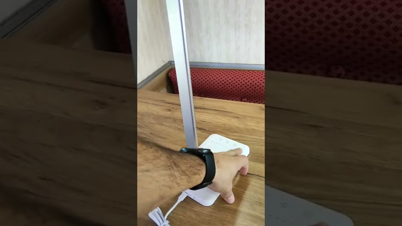 Somerick Lámpara Escritorio LED USB port   Regulable Lámpara, Excelente diseño y rendimiento  Ilumin