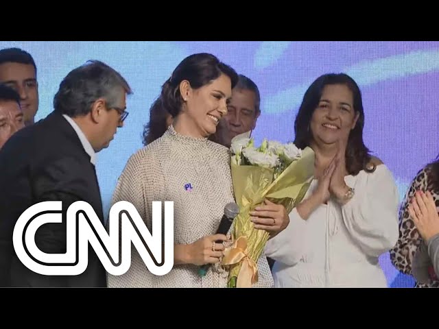 “A única joia preciosa aqui hoje são vocês, mulheres“, diz Michelle ...