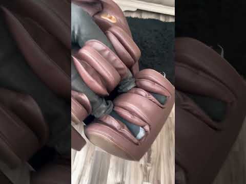 Hood dude first time using a Massage Chair 💺😳#waveywuan #waveywuantv