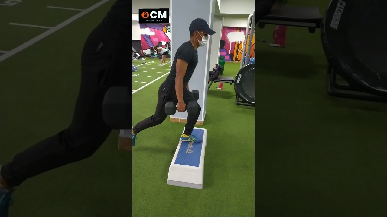Step stiffness con mancuernas