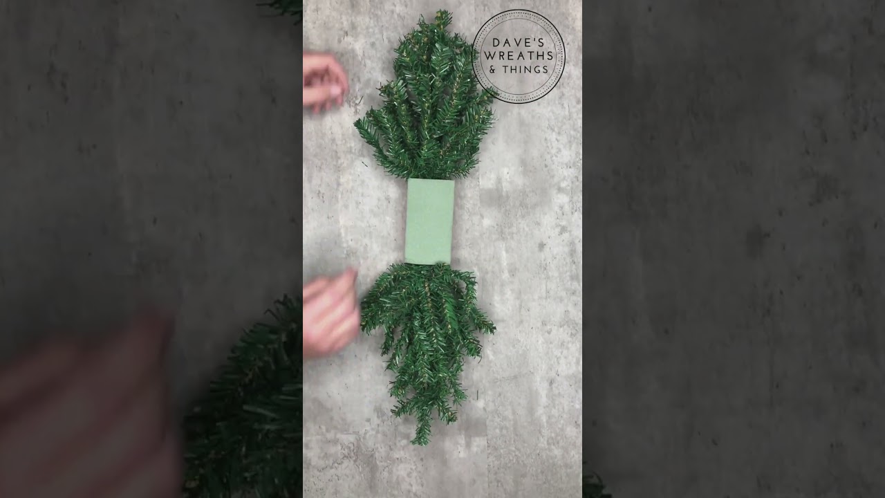 Dollar Tree Christmas Centerpiece - Shorts - Christmas DIY - #christmas @DavesWreaths
