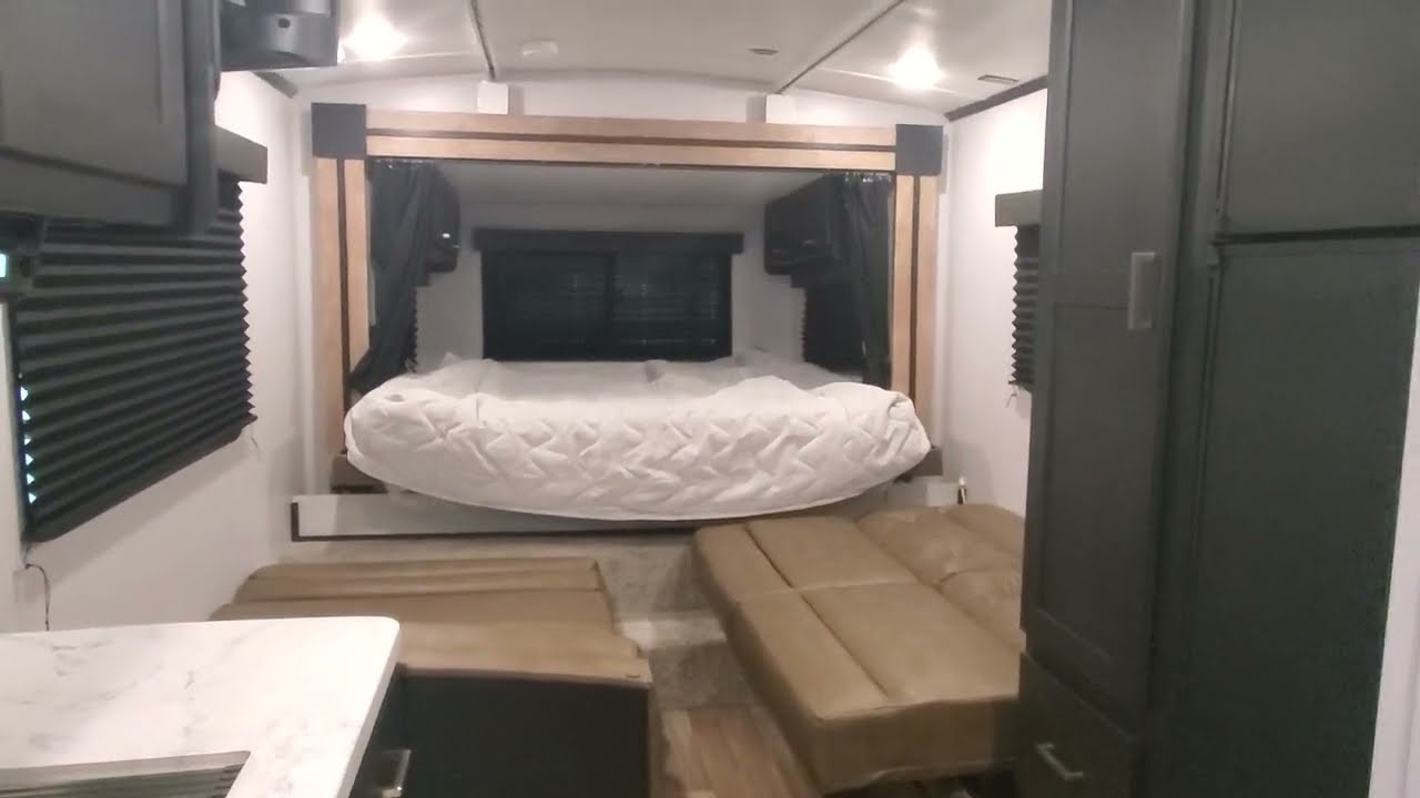 2022 Outback Ultra Lite 240URS Erdmann