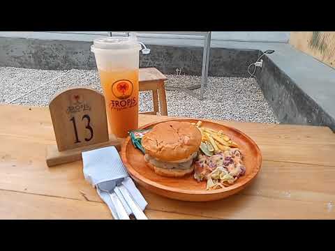 Cafe Tropis UMS Solo