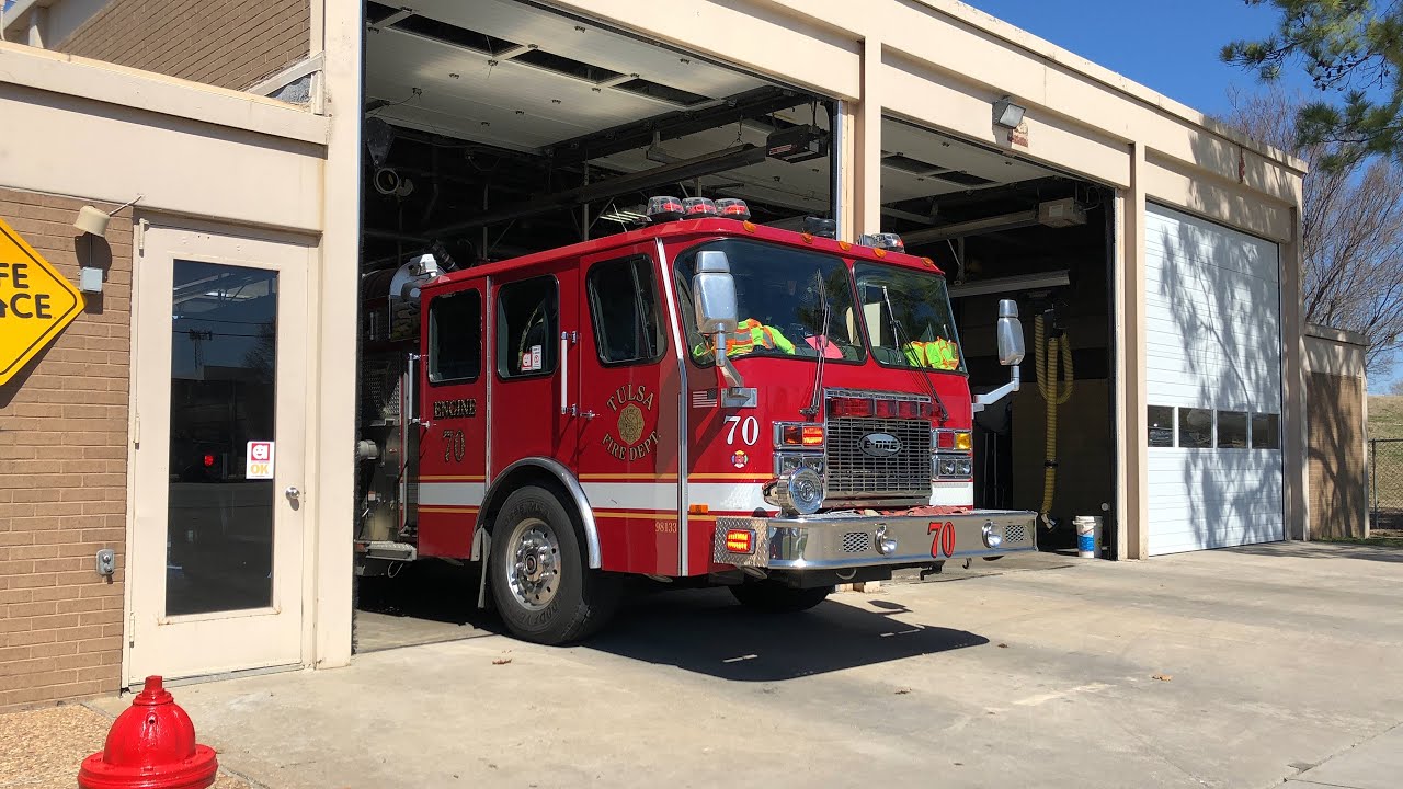 Tulsa Fire Department Engine 27 (Reserve) Responding from Quarters