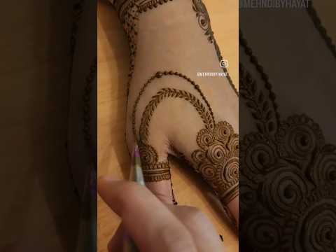 Beautiful henna design @mehndibyhayat #hennainspiration #henna #hennastain #mehndiartist #mehndi