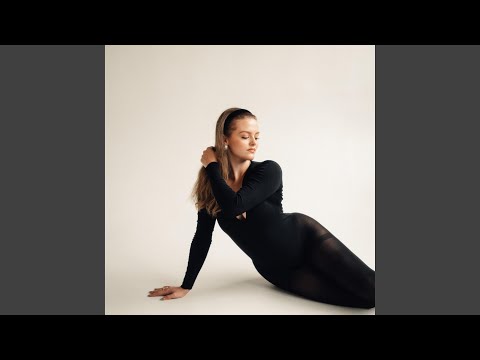 Experience the Soothing Sound of Faith Richards' “IRL” Single Bong ...