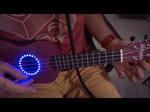 Light-emitting integrated ukulele tuner