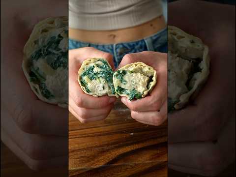 Spinach chicken wrap ๐๐ฏ #spinach #chicken #ricotta #wrap #burrito #recipe #food #shorts