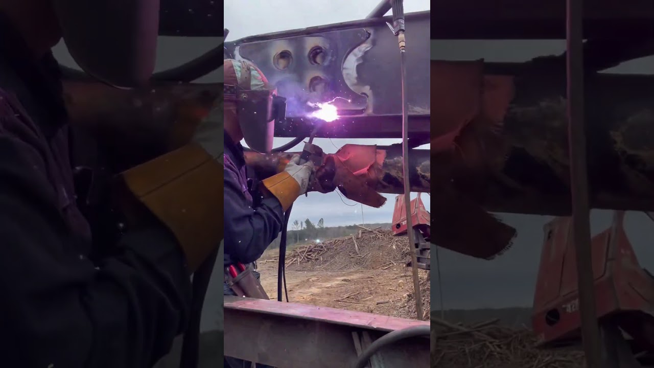 Broken boom repair on CAT loader #heavyequipment  #welding #mobilewelder #mobilewelding #welder
