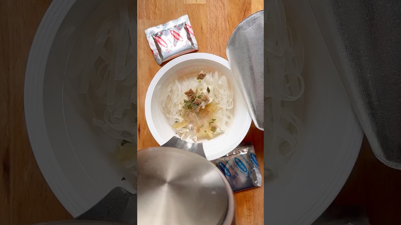 trying vietnam instant noodle PHO the first time #food #fastfood #pho #vietnam