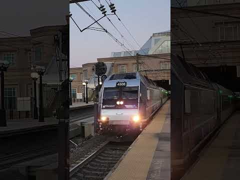 NJT ALP-45DP #4508 Departing Secaucus Junction with a few toots of the K5LA (Hornshow)