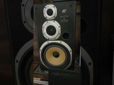 Vintage Sansui speakers SU770