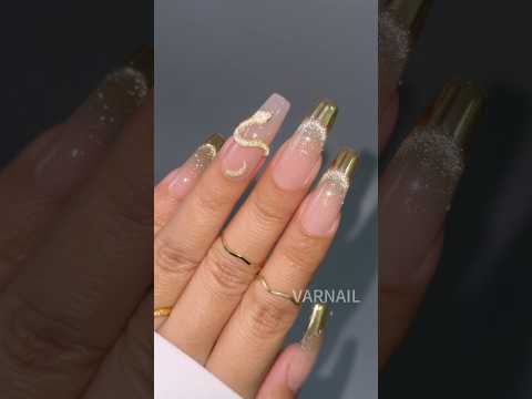 Yes or No? β¨π How cool this Gold Snake Nail Set is! #nails #naildesign #nailart