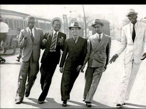 Gilberto Alves - Capital do Samba (1944 Music Video) | #65 Brazil Song