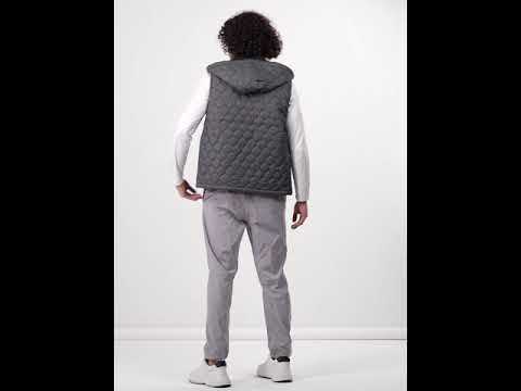 Sleeveless Solid Quilted Jacket