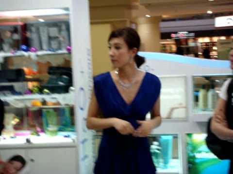 Tavia Yeung @ 1utama - 6/12/2008*