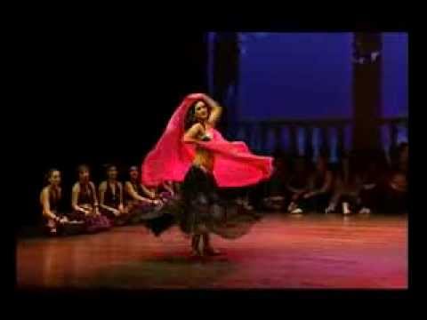 Aziza dancing with veil, then pop and baladi | Walladah