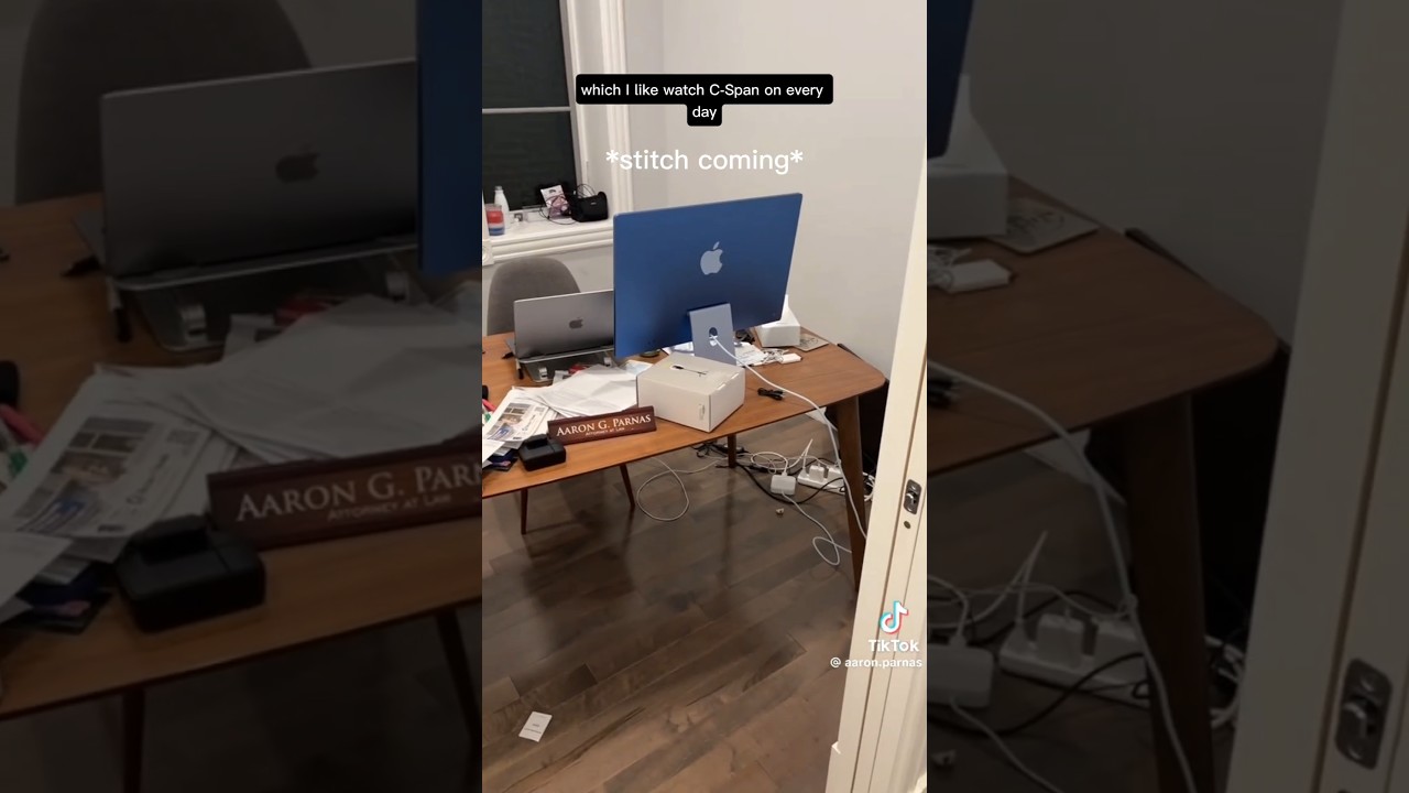 here's how to fix your office according to Feng shui, command position so you feel and look good