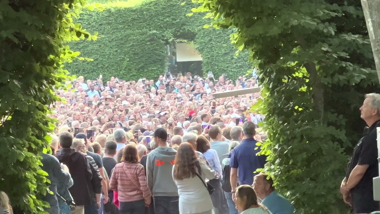 standing ovation for Cat Stevens in StadtPark Hamburg June 15,2023