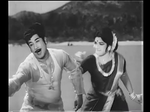Adi Ennadi Raakamma Video Song | அடி எண்ணடி ராக்கம்மா.. | Pattikada Pattanama Tamil Movie Songs