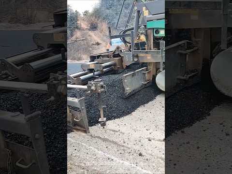Asphalt Paving Master: Speed and Precision of a Machine