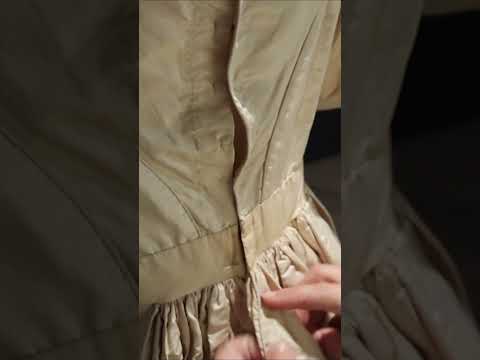 Displaying an 1820s Silk Dress (Extant Analysis)