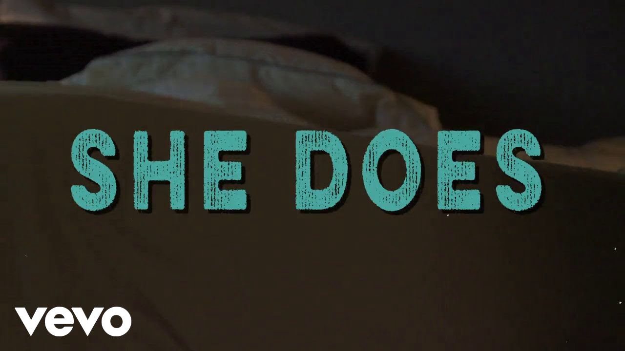 Jackie Lee - She Does (Lyric Video)