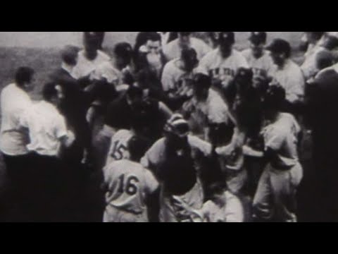Giants complete sweep of Indians in 1954 World Series
