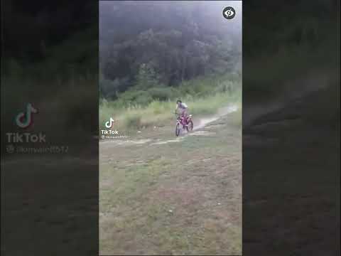 “Speed wobble, speed wobble” 😖 #shorts #tiktok #funny #comedy #memes #bmx #tricks #fail #pain