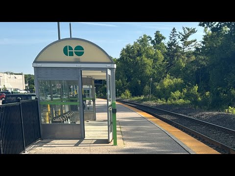 Live Railfanning At The Newmarket Go Station
