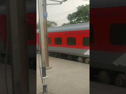 overtake Nandankanan Express memo Express🚂😘 #youtubeshorts #railway #viral