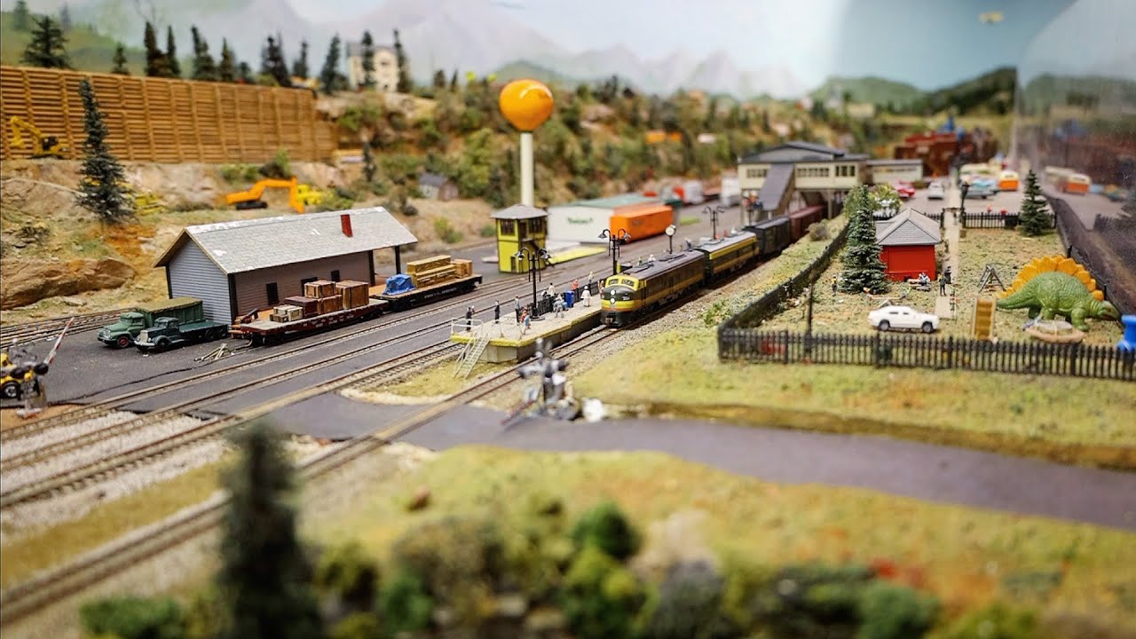 Beautiful Model Railroad N Scale Gauge Train Layout