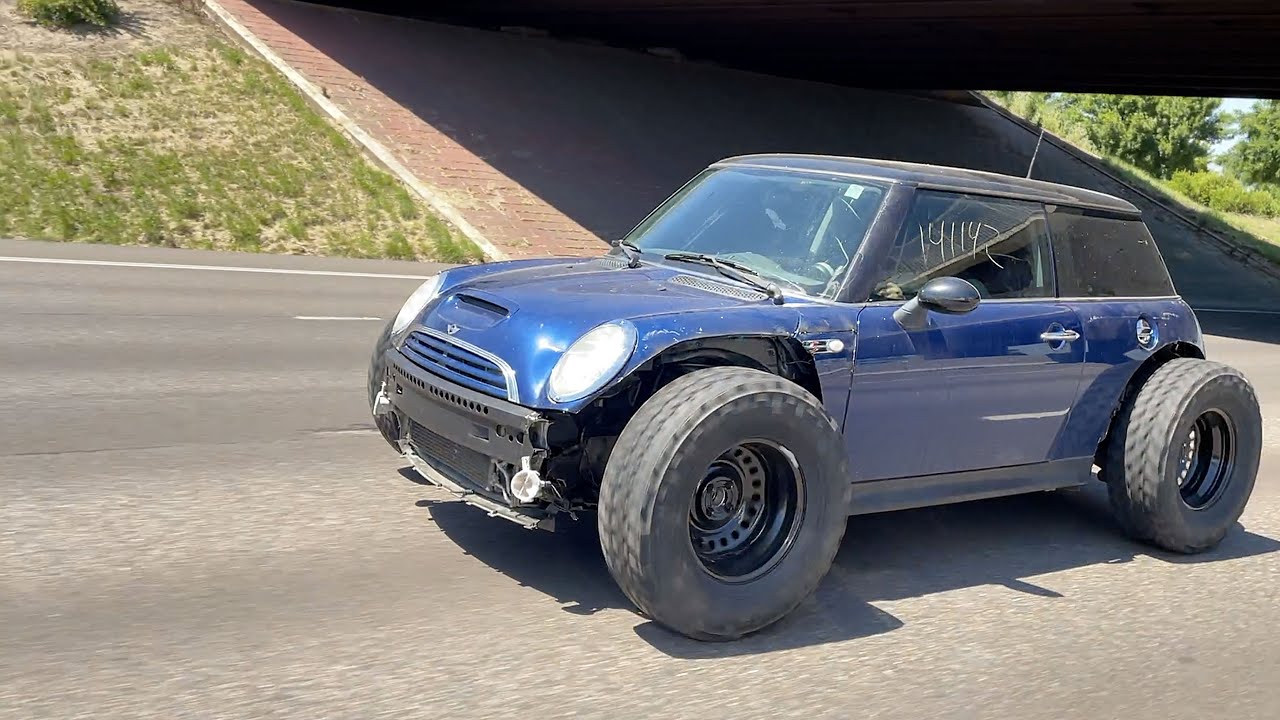 Monster MINI on 30-In Off-Road Tires Looks Like an Oversized RC Car ...