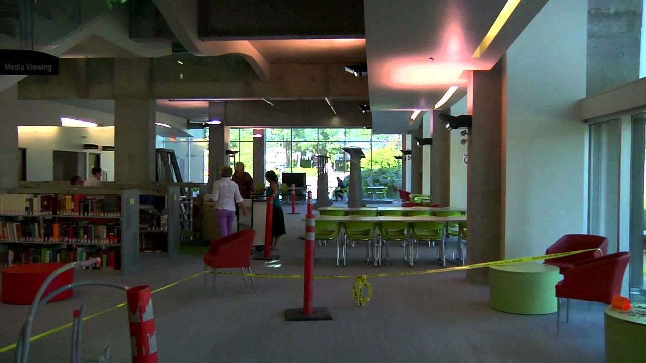 The iSchool@UBC tours the library at Langara College.