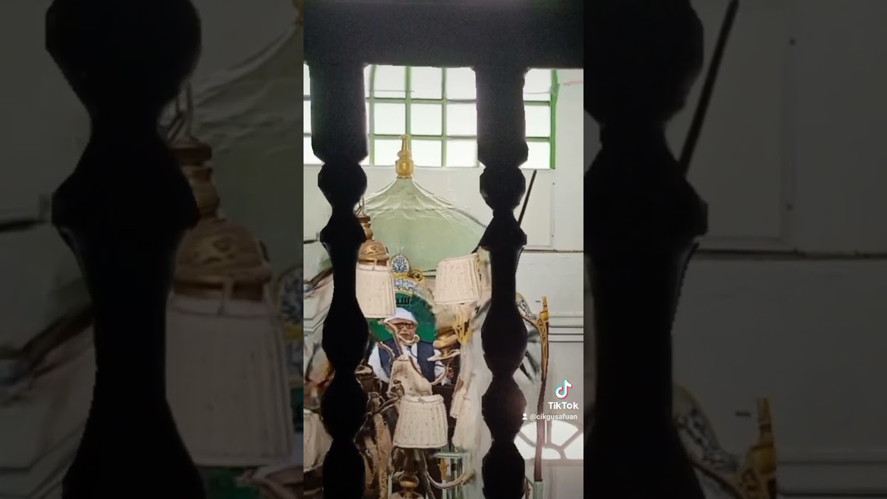 SOLAT JUMAAT DI MASJID RUSILA