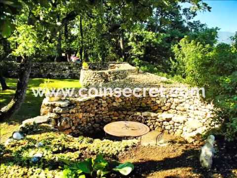 Caseneuve, au cœur du Grand Lubéron, location de vacances d'une bastide avec piscine chauffée