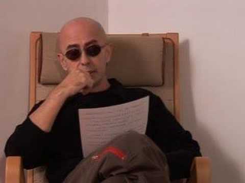 Carlos Solari recitando un poema,y dandole su propio toque ...