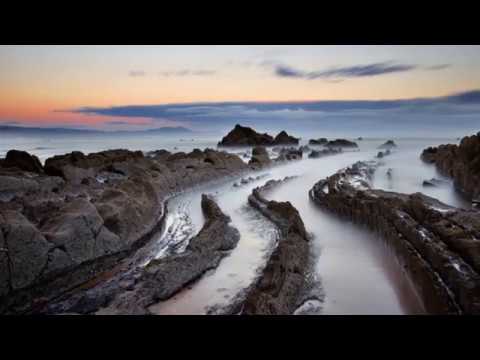 Flysch l Many call these seasides crags "Dinosaur Tails"