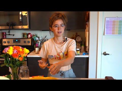 Maya finds out what Wikifeet is...