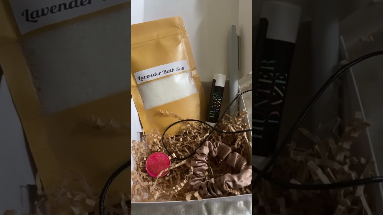 Mini gift boxes . Available now on our Etsy 🎁. #gift #giftboxes #etsy #bathbomb #selfcare #selflove