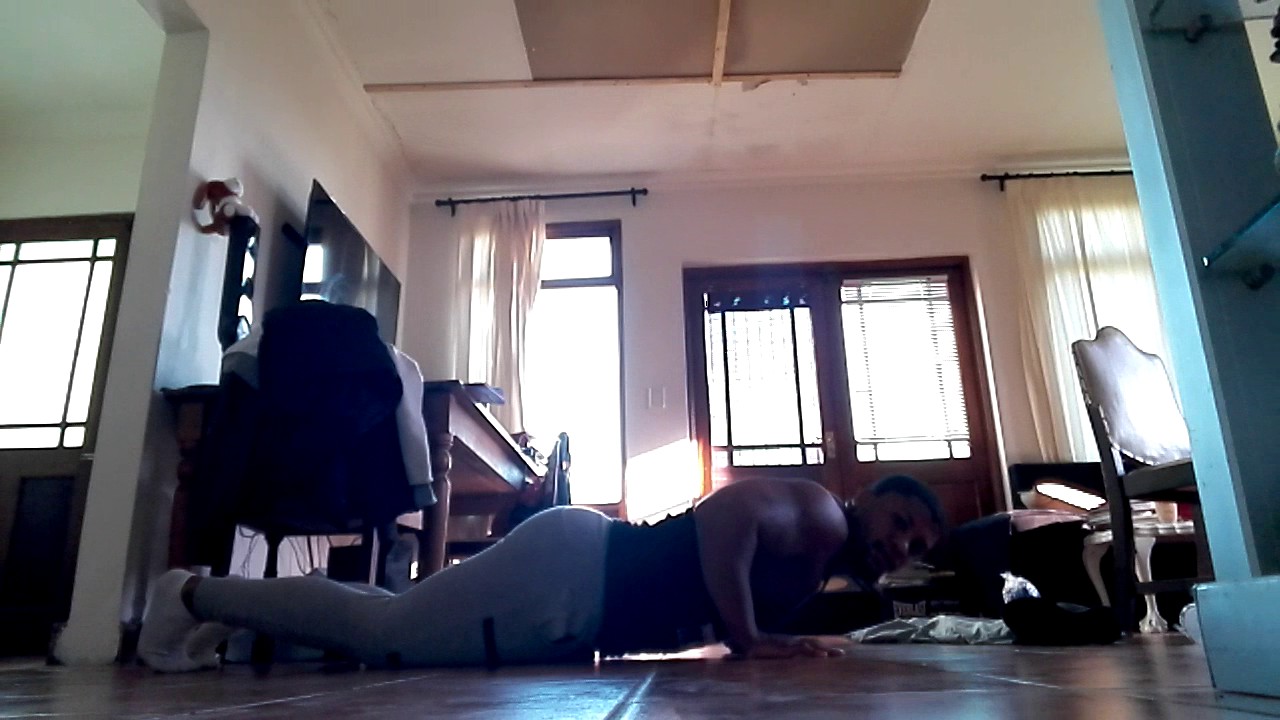 180 degree burpees - Home exercise tutorials - MaxFITT
