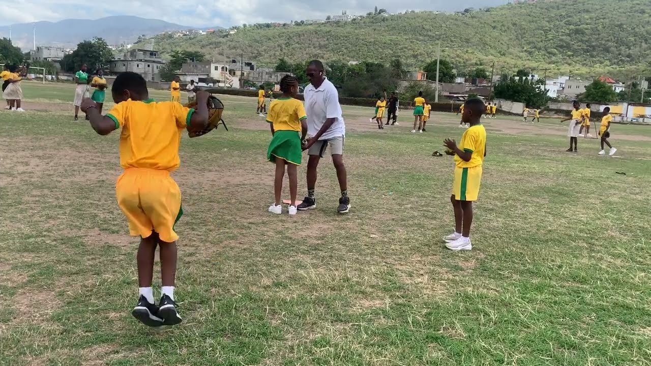 Introducing 🥎🥎 💛💚 to Excelsior primary school 27-03-13